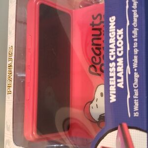 Peanuts | Other | Peanuts Records Snoopy Wireless Charging Alarm Clock ...